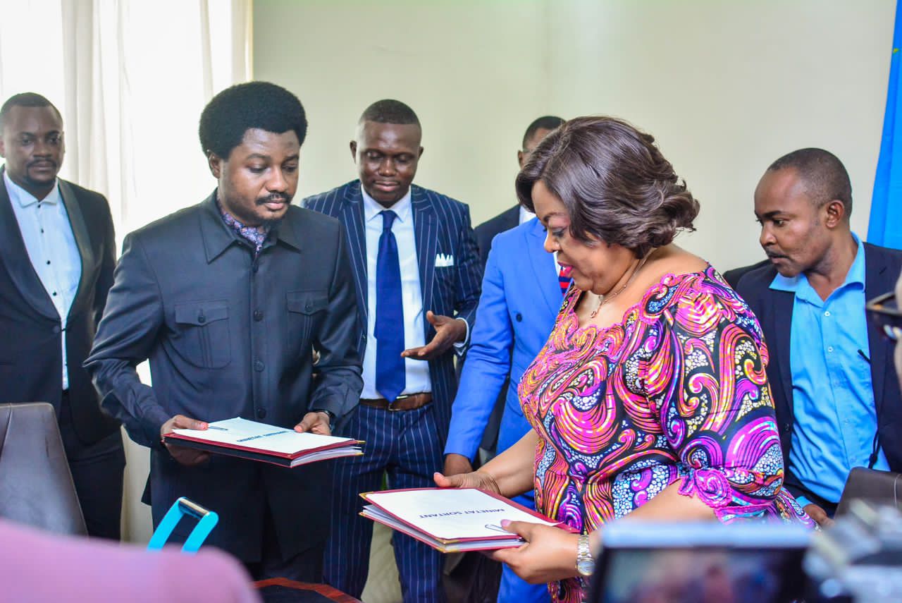 RDC-Ministère de la justice: Me.Constant Mutamba prend officiellement ...